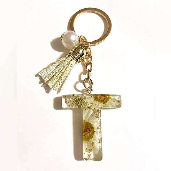 Accessories | Pressed White Daisy Resin Letter T Keychain | Poshmark